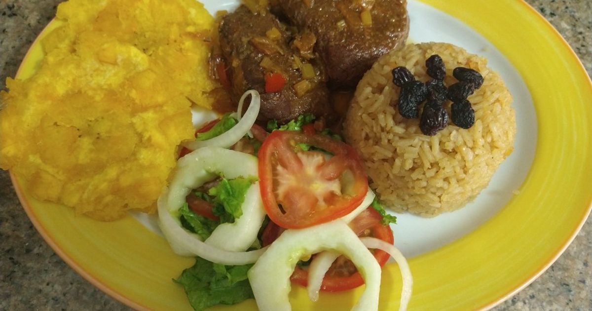 Posta De Carne De Res En Vino Blanco 😋 Receta de Madeleine Rada- Cookpad