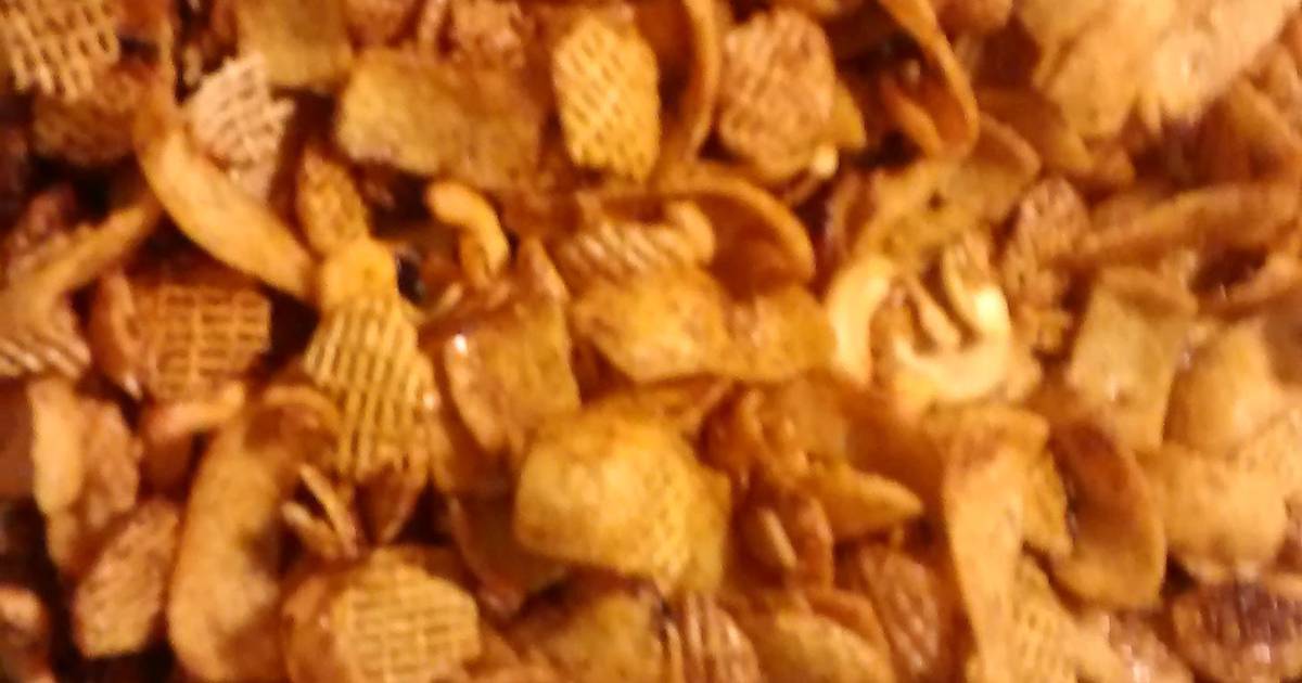 TL's Zesty Snack Mix Recipe by terilynn.kelly.3 - Cookpad