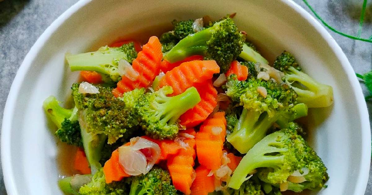 Resep Tumis Brokoli Wortel Simple oleh Tria Aprilla - Cookpad