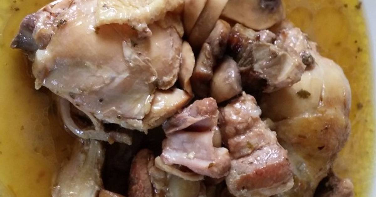 Pollo y costilla de cerdo en salsa de adobo Receta de vilorano - La ...