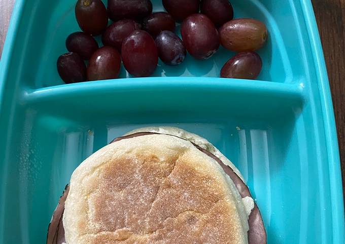 Cheesy roasted sandwich Recipe by family style - Cookpad