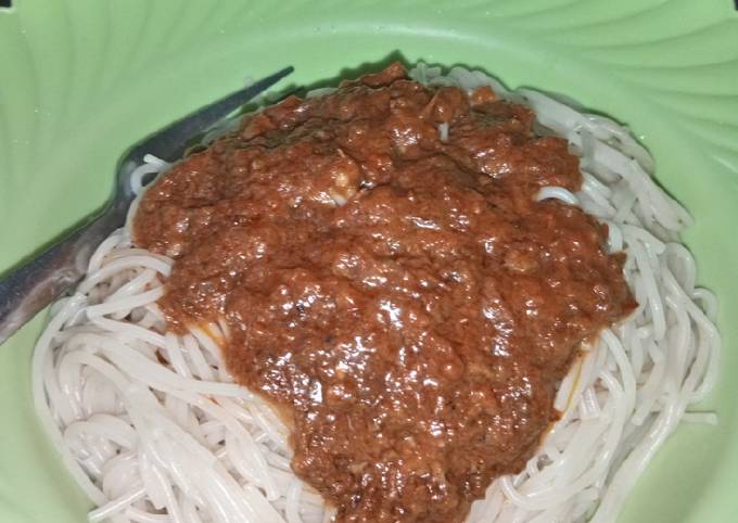 Spaghetti and Stew Recipe by Fady SBT - Cookpad