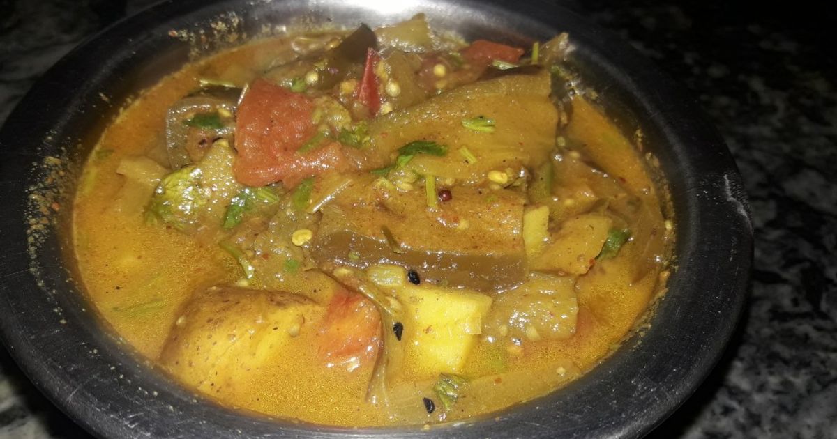 Eggplant Potato Subzi Recipe by Archana Devi ( Chaurasia) - Cookpad