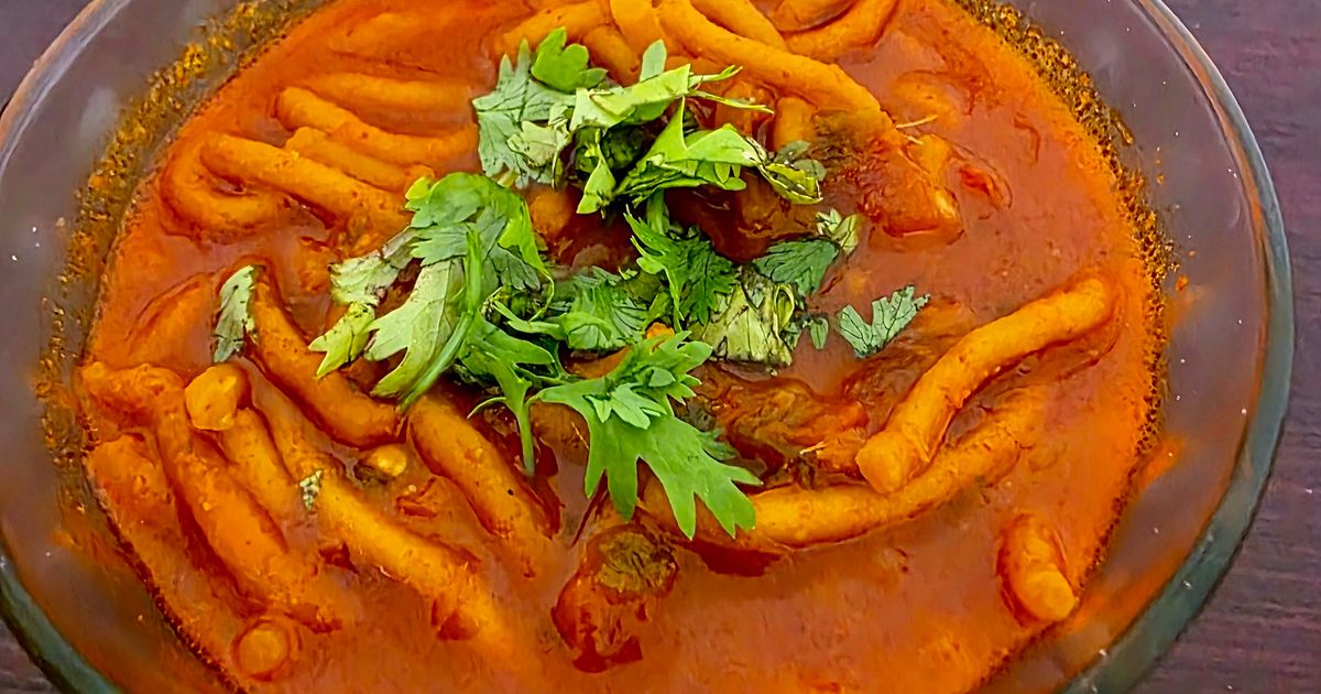 Kathiyawadi Sev Tomato Sabji Recipe by Rachana Sagala - Cookpad
