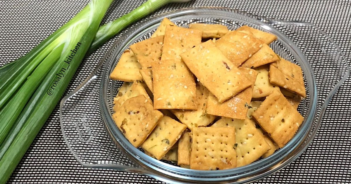 Scallion (Spring Onion) Cream Crackers Recipe by Rosalyn John - Cookpad