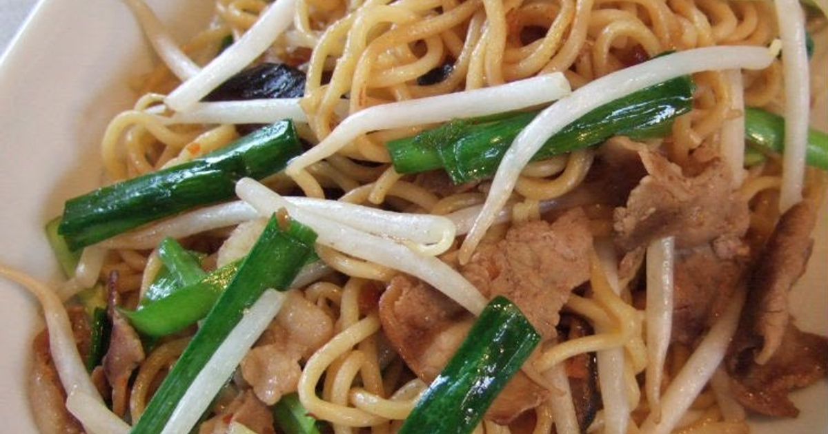 Fried Noodles With Chinese Chives Recipe By Cookpad.Japan