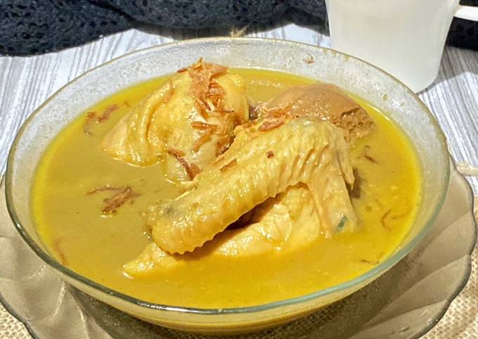 Resep Opor Kuning Ayam Kampung Simple oleh anif agustina - Cookpad