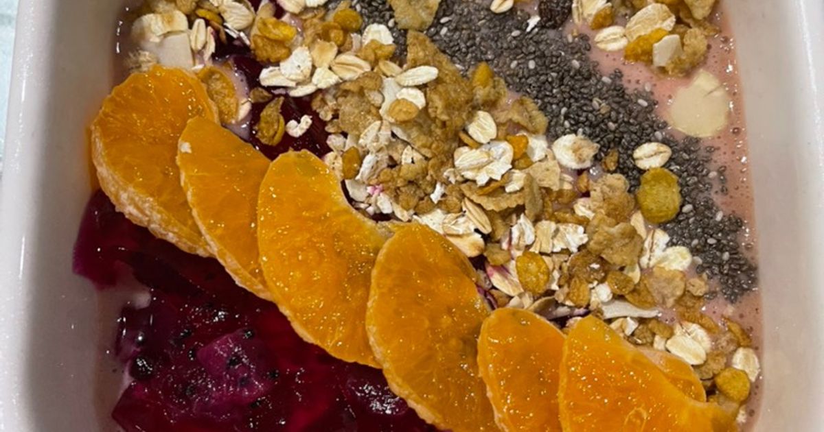 Resep Orange Strawberry Smoothie Bowl oleh shy_kitchen - Cookpad