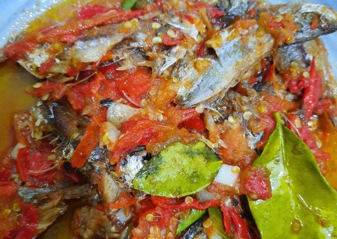 Resep Ikan Selar Balado oleh Asmaul Husna - Cookpad