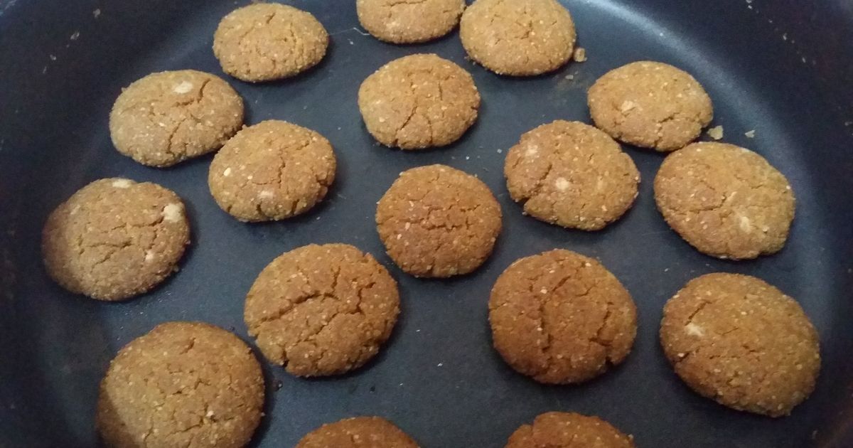 Chewy And Crunchy Peanut Cookies Recipe By Zeesh