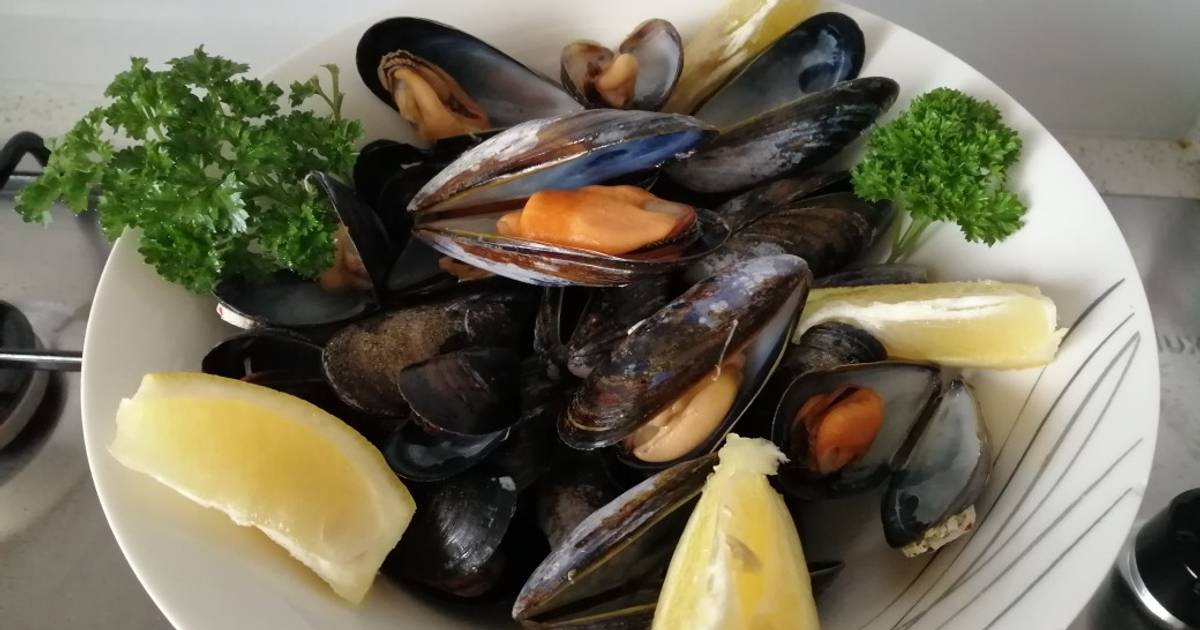 Steamed lemon mussels Recipe by Jose Navarro - Cookpad