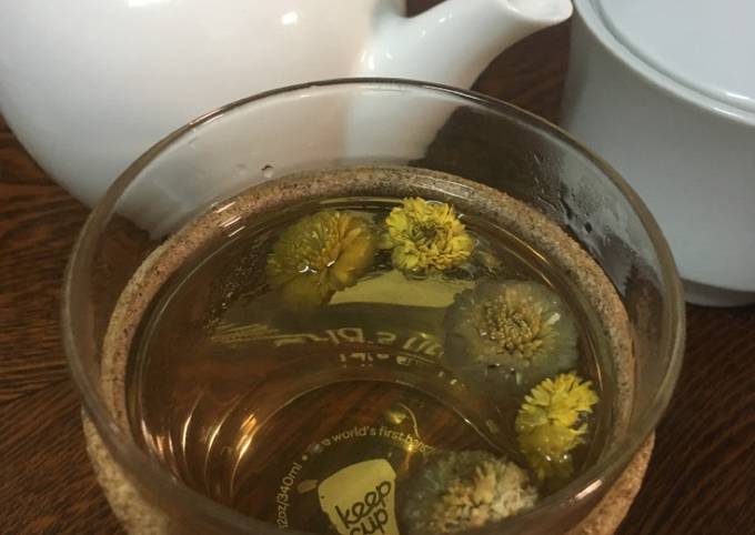 Chrysanthemum tea 🫖 Recipe by Shu - Cookpad