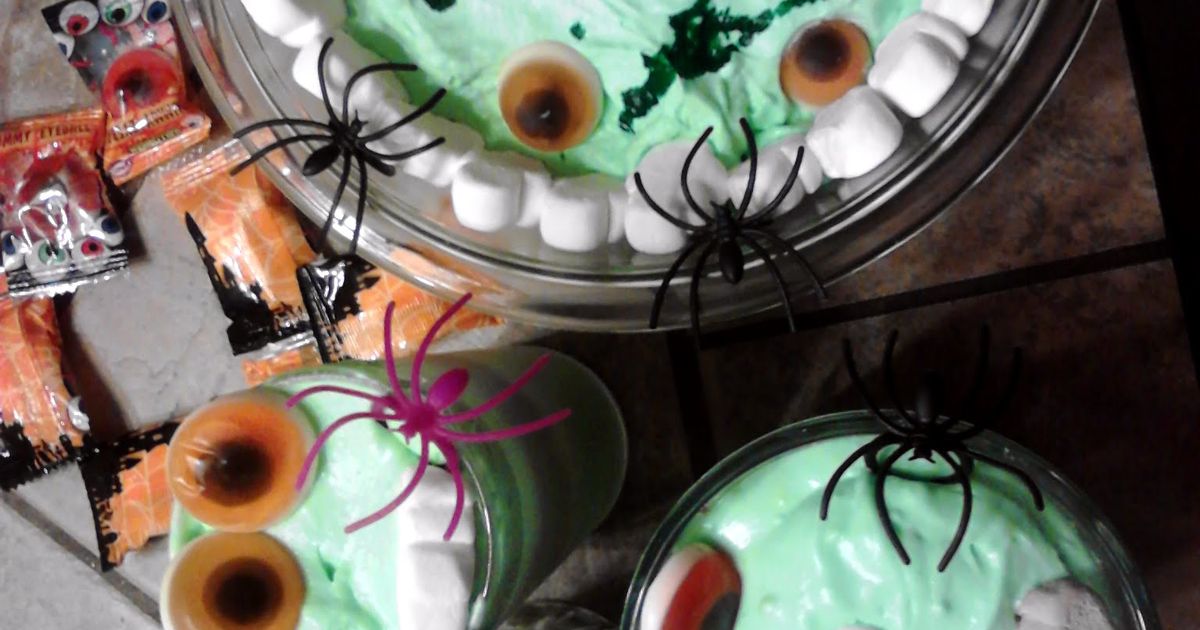 Monster Eyes N Slime Oreo Layered Dessert ~ Halloween Recipe by renee