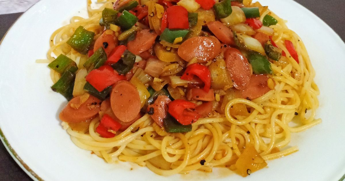 Resep Spaghetti Sosis Lada Hitam oleh rainnareswari - Cookpad