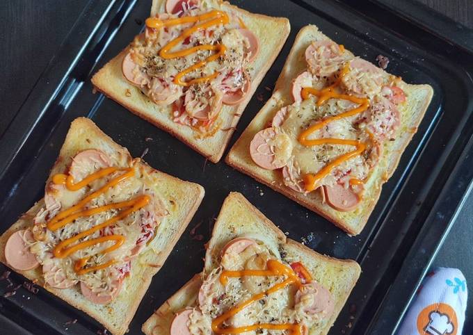 Resep Pizza express topping sosis oleh AzizahPrantoro - Cookpad