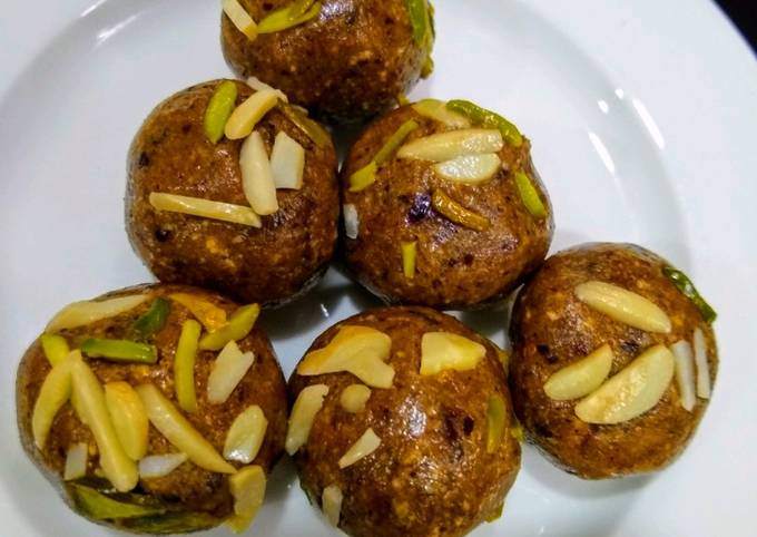 Dates and Dry Fruits Ladoos Recipe by Dr.Madhumita Mishra - Cookpad