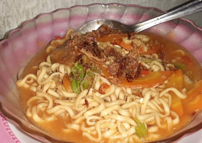 Resep Seblak mie dan kerupuk mudah oleh Mahendra Wahyu utomo - Cookpad