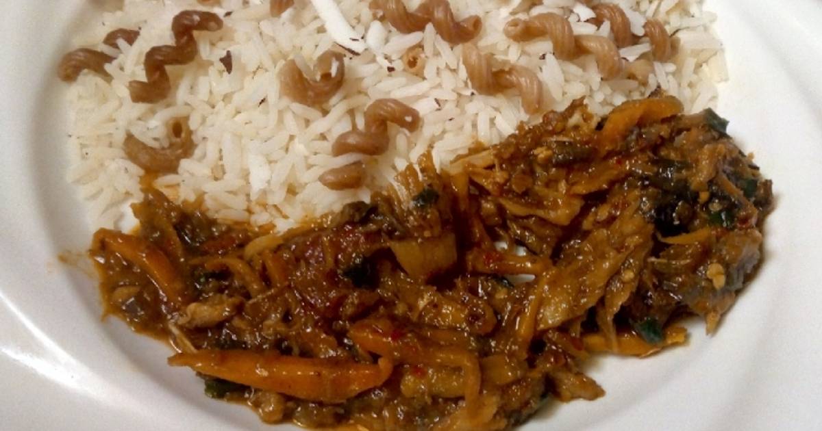White rice with Brown macroni 🤩🤩🤩 Recipe by Amina Bashir - Cookpad