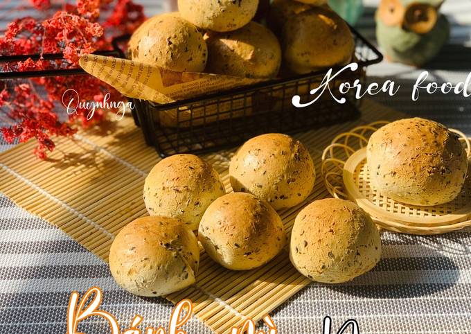 Cách Làm Món Bánh mì mè đen hàn quốc của Quỳnh Nga - Cookpad