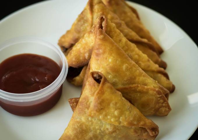 Onion samosa / Irani samosa Recipe by Aswani Vishnuprasad - Cookpad
