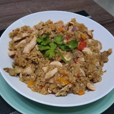 Quinoa, con pollo y salsa de soja Receta de Luis Martinez- Cookpad