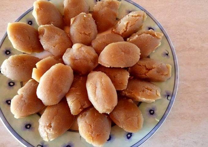 Χαλβά με αλεύρι για όλες τις χρήσεις Συνταγή από τον/την Anna Beni ...