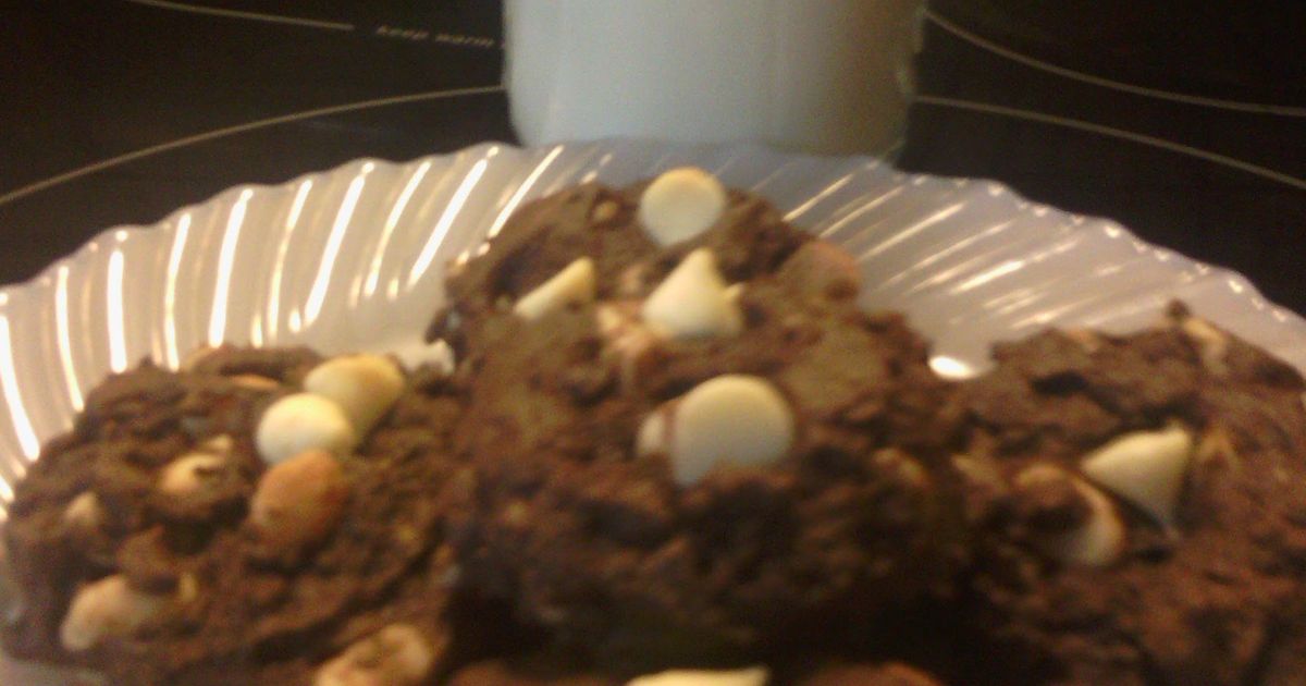 Sunshines Cocoa White Chocolate Macadamia Cookies Recipe by Brenda M ...