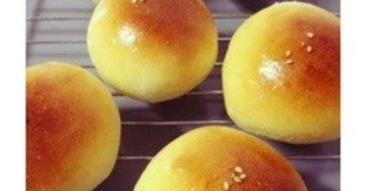 Round Bread Rolls Filled With Anko Made In A Bread Machine Recipe By ...