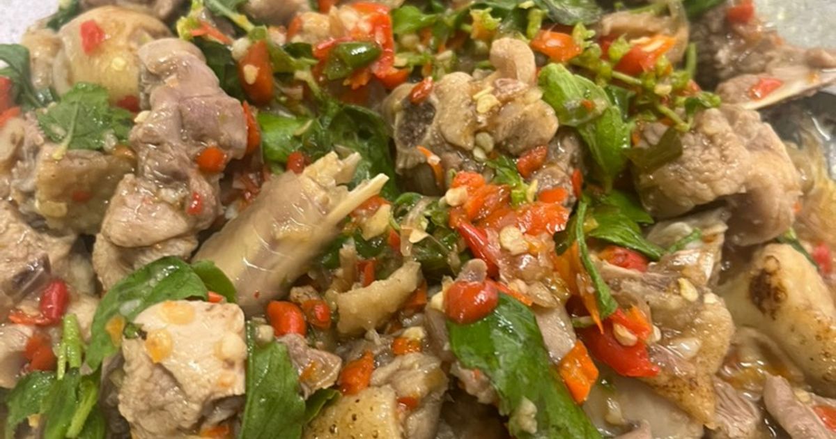 Stir Fried Spicy Basil Chicken (Pad Krapow Gai) Recipe By Apit😋😋😋