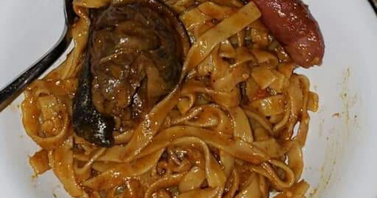 Pasta With Sausage And Fried Fish Recipe by Sandy - Cookpad
