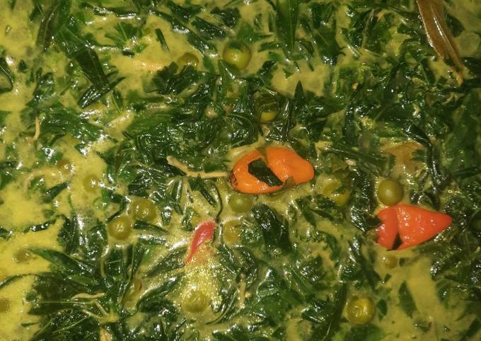 Resep Gulai daun singkong,rimbang dan ikan teri nasi oleh Mega Radiza - Cookpad