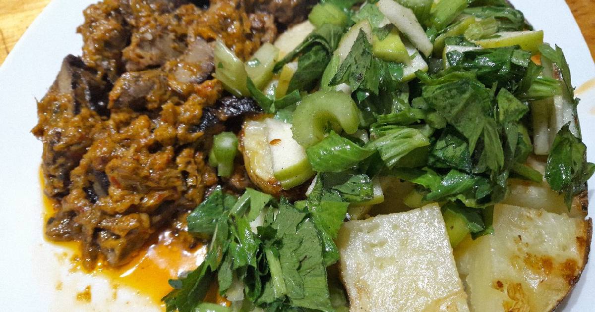 Tiras de hígado en salsa, papas, apio y manzana verde Receta de Gustavo ...