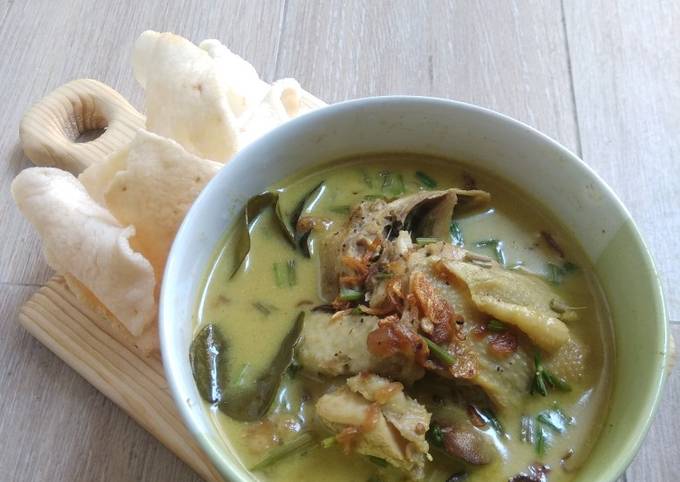 Resep Opor Ayam Kampung Kuah Kuning oleh Laila El - Cookpad