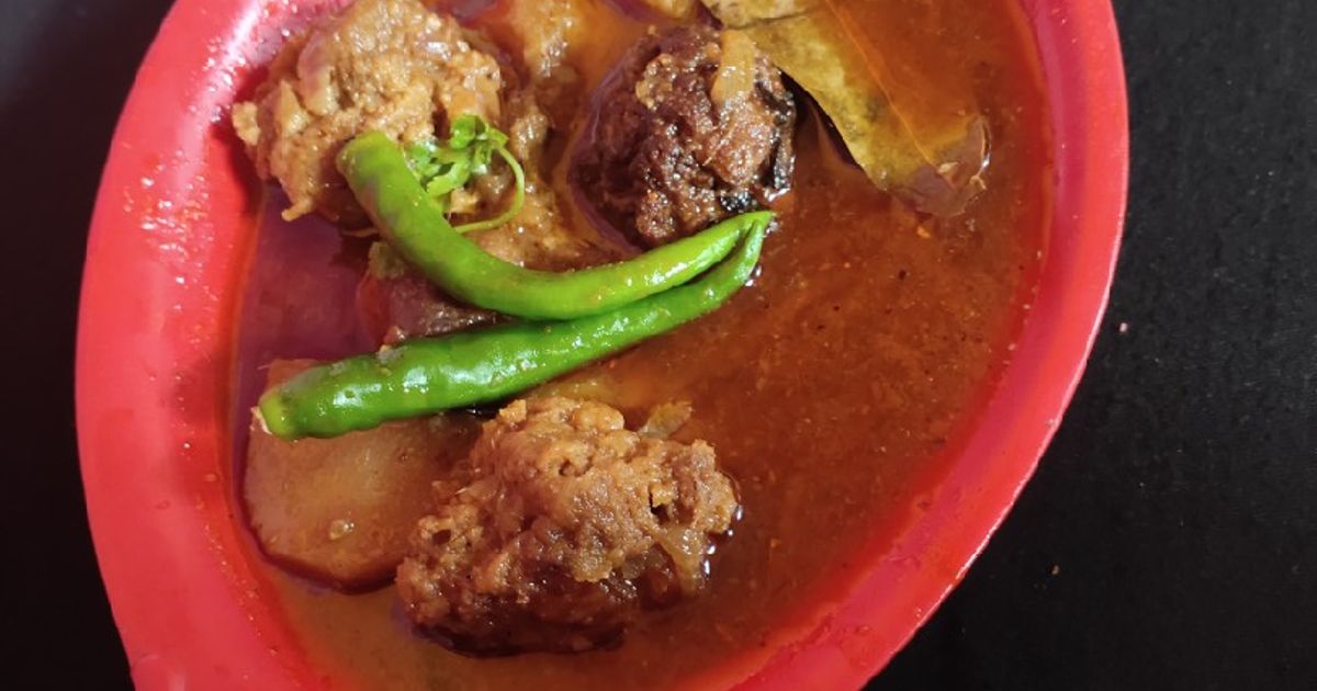 Kofta Aloo Korma Recipe by Afreen Aslam - Cookpad
