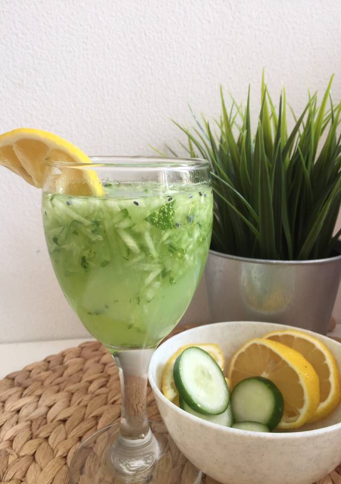 Resep Es timun serut lemon oleh Yulia Helsi - Cookpad