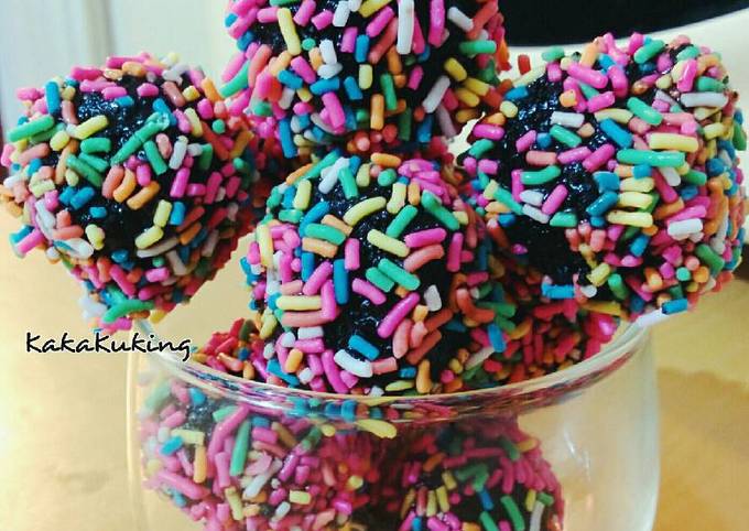 Resep BOLA BOLA OREO (Oreo Balls) oleh KAKAKUKING - Cookpad