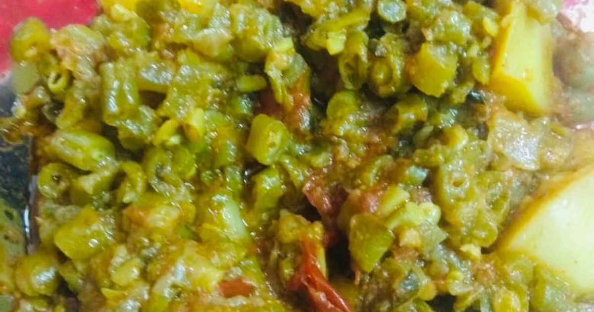 Aloo Beans Curry Recipe by AFRA @ WASEEM - Cookpad