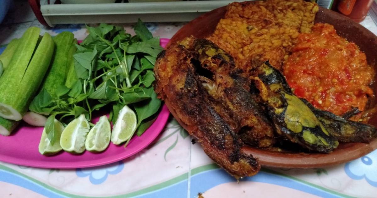 Resep Pecel lele + tempe oleh Anisah Khazahra - Cookpad