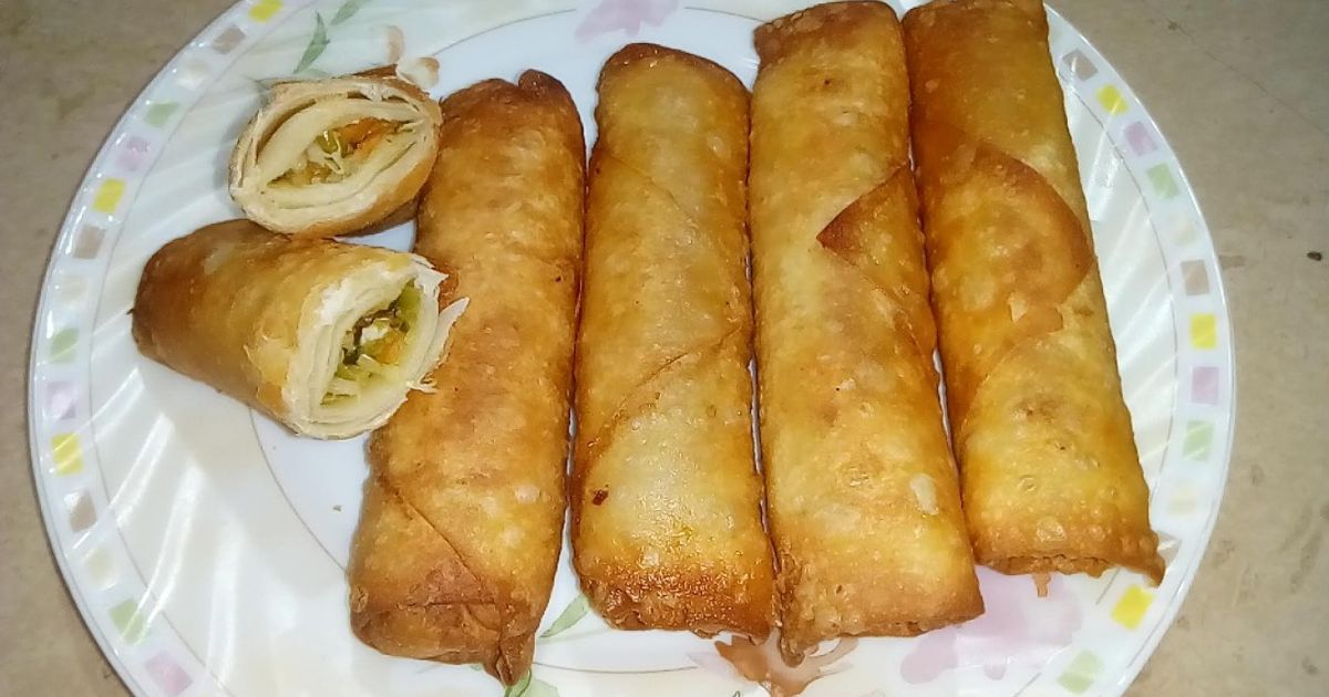 Chicken Spring Rolls (Ramadan Special) Recipe by Halka Phulka Kitchen ...
