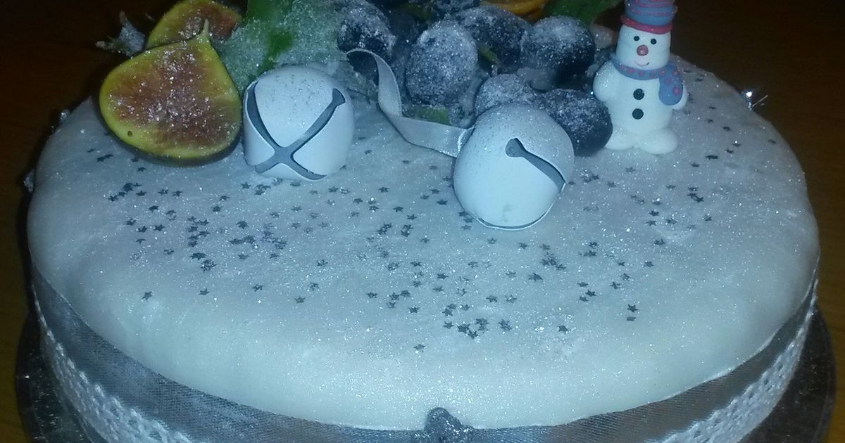 Sig's Lighter Yuletide Cake Recipe By Sigrun