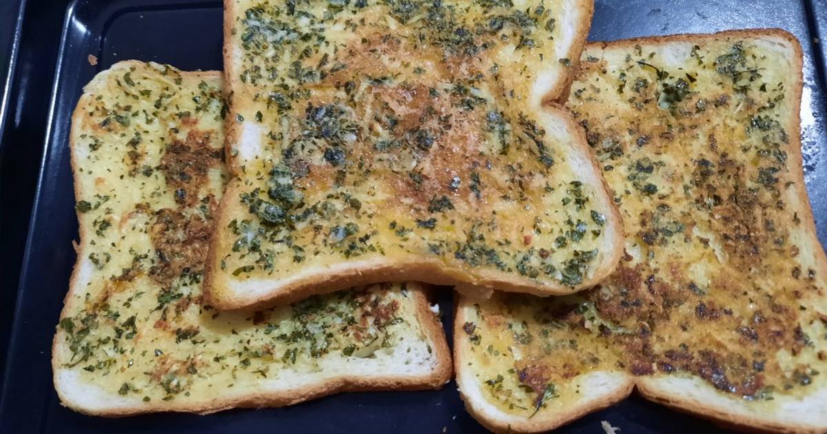 Resep Garlic bread roti tawar (panggang teflon) oleh fitri surya - Cookpad