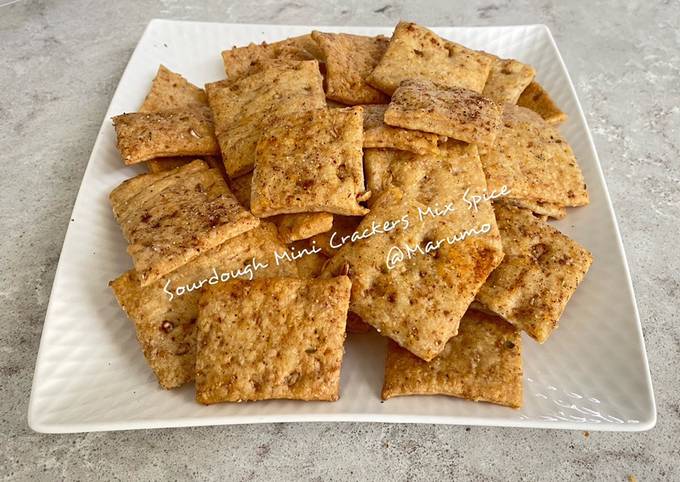 Sourdough Mini Crackers with Mix Spice Recipe by Marumo - Cookpad