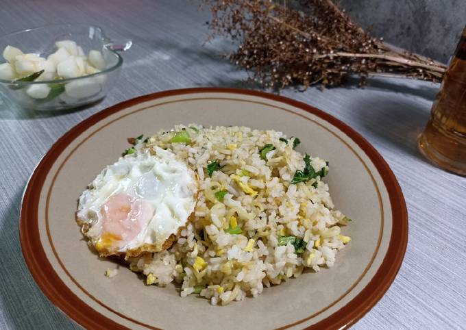Resep Nasi goreng mawut sederhana oleh Devi Aini - Cookpad