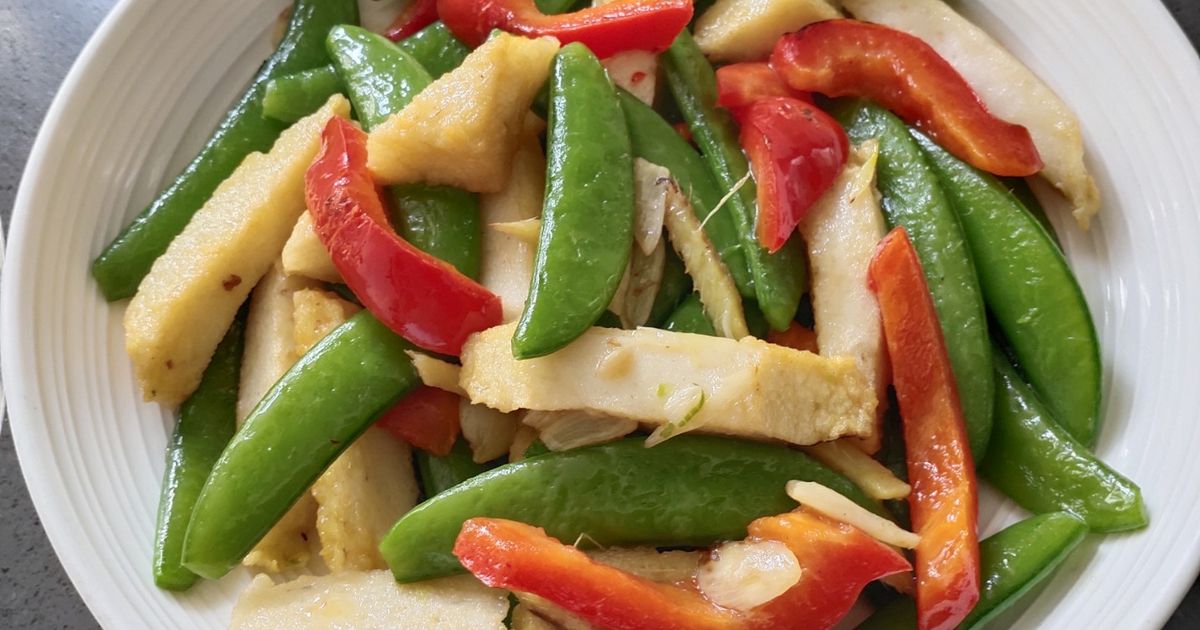 Peas With Fish Tofu Recipe by Meme - Cookpad