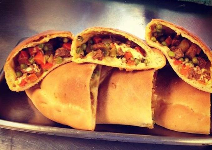 Resep Roti isi daging, keju dan sayuran oleh Michael Turnip - Cookpad