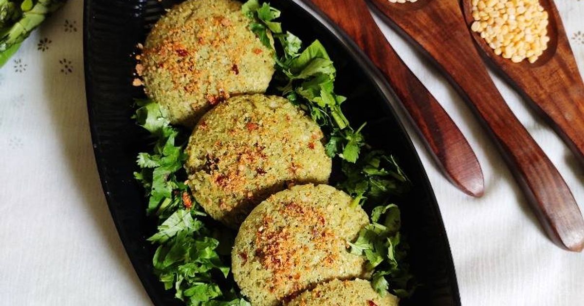 Mix Daal And Spinach Idli With Podi Recipe by Bijal Thaker - Cookpad