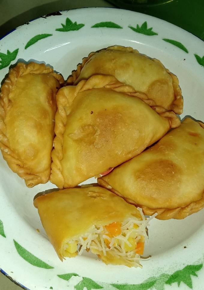 Resep Pastel renyah dan kopong oleh Dapur Emmak - Cookpad