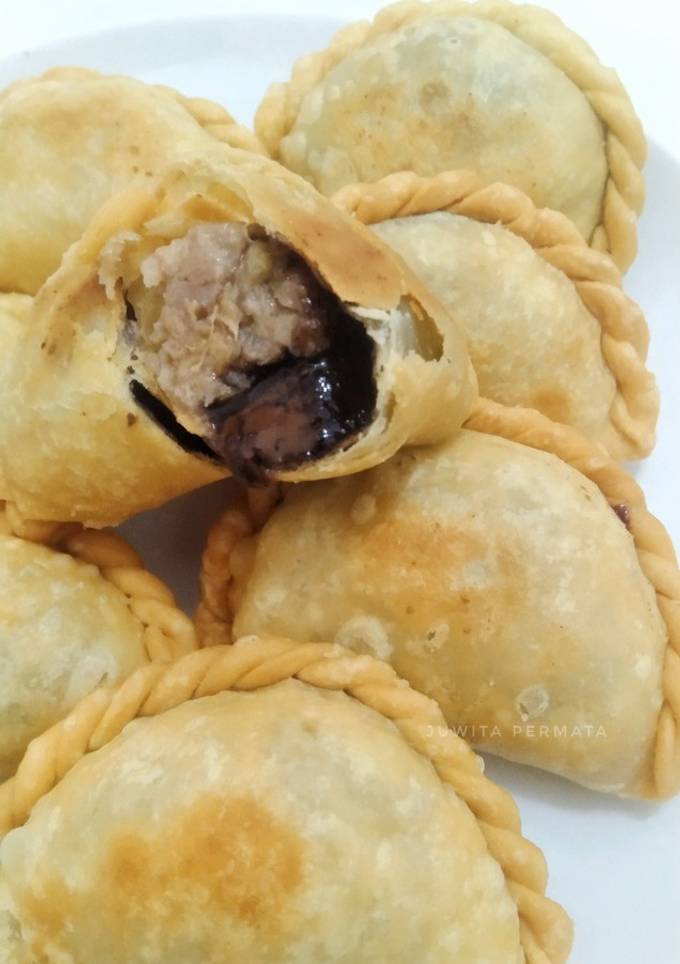 Resep Pastel Pisang Coklat oleh Juwita permata sari - Cookpad