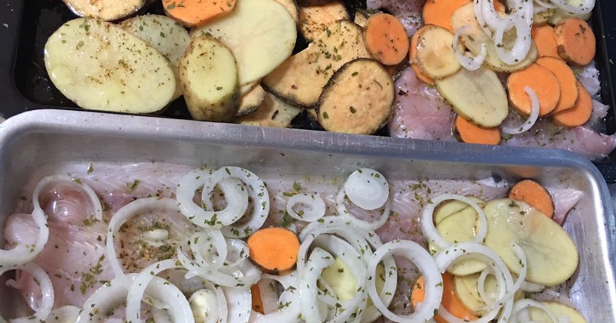 Filet De Gatuzo Al Horno Con Papas, Batatas Rústicas Y Cebollas Receta ...