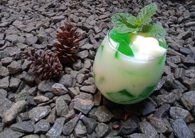 Resep Es timun suri agar agar oleh reginna sylvia (Ryu Family🤗😘) - Cookpad